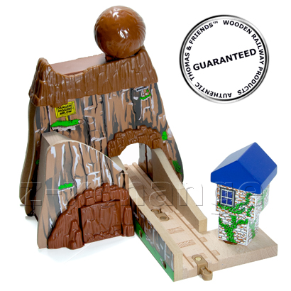 BOULDER MOUNTAIN TUNNEL SET Thomas Wooden train NEW